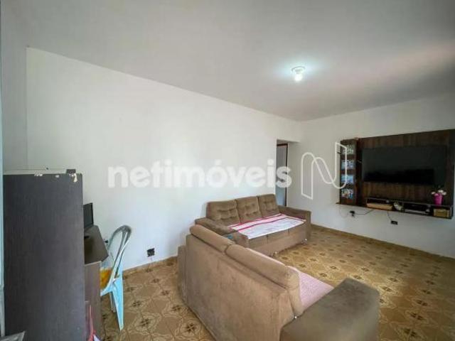 CASA NA QUADRA 14 DE SOBRADINHO COM POTENCIAL EXCELENTE LOCALIZAÇÃO