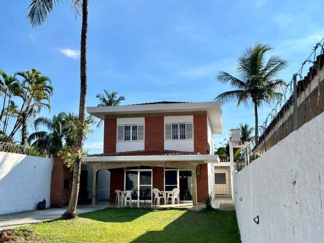 Casa na quadra da praia, ir a pé na praia, não tem preço!