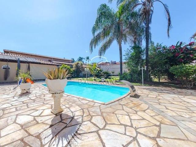 CASA NA RUA 1 DO JOCKEY VICENTE PIRES PISCINA