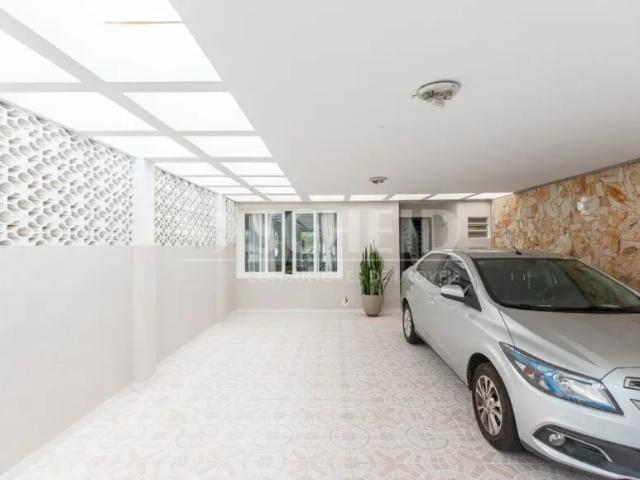 Casa na Rua Barão do Vallim, Campo Belo: Localização Privilegiada