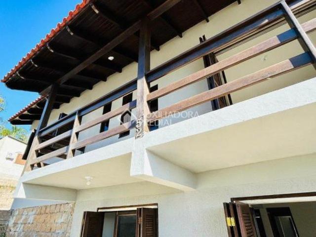 Casa na Rua Fernando Ferrari proximo ao centro de Guaíba