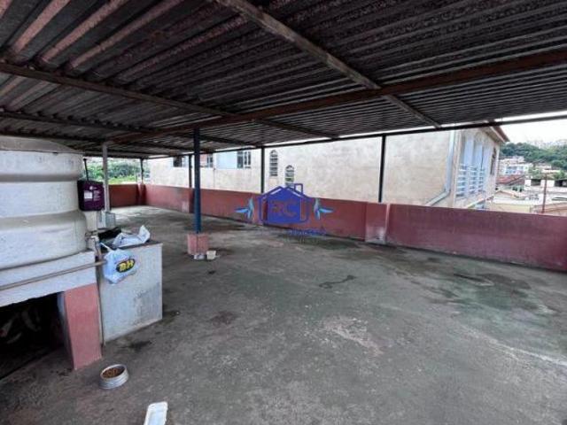 Casa na rua principal do bairro cachoeira.. Lote medindo 500m².. Possui: 03 quartos, sala, cozi