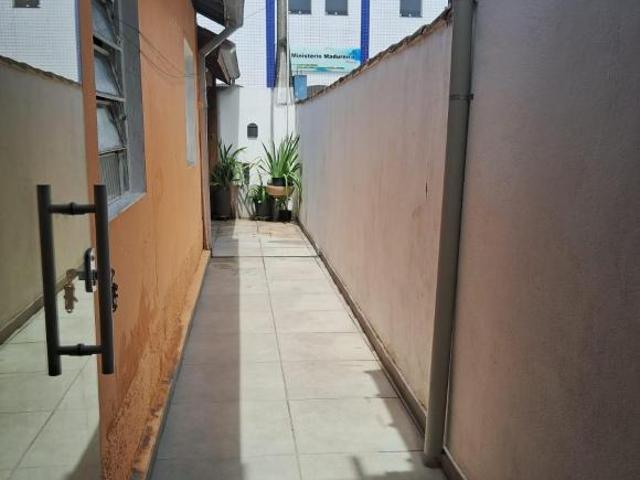 Casa na região comercial no centro Ubatuba!