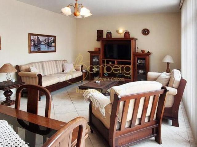Casa na região da Granja Julieta, com 5 dormitórios, 5 vagas de garagem e um preço altamente convida