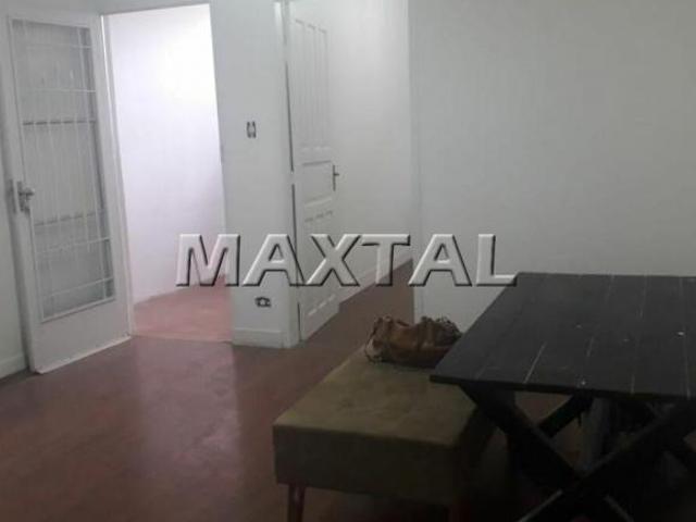 Casa na região do Parque Peruche com 200m², com 3 dormitórios, 2 banheiros e 2 vagas