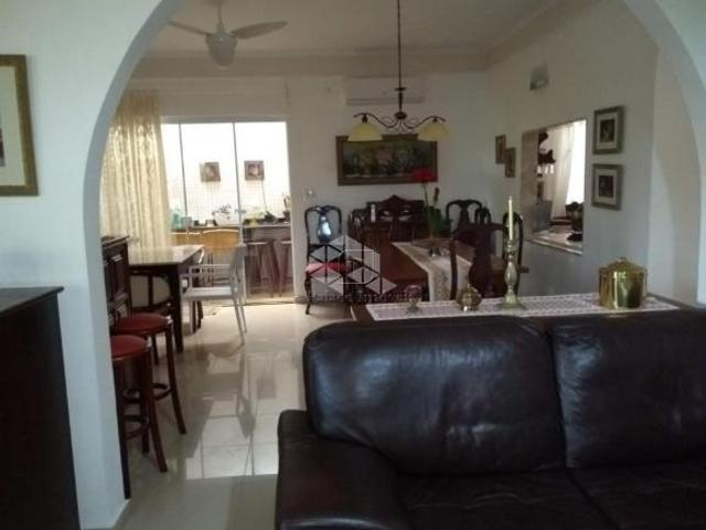 Casa na Ribeirania 4 suites