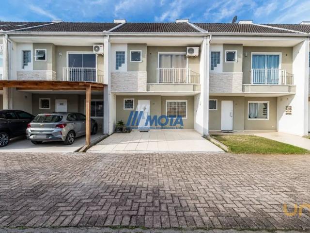 Casa na Rodolfo Bernardelli Uberaba Curitiba PR, aluguel por R$ 3.200