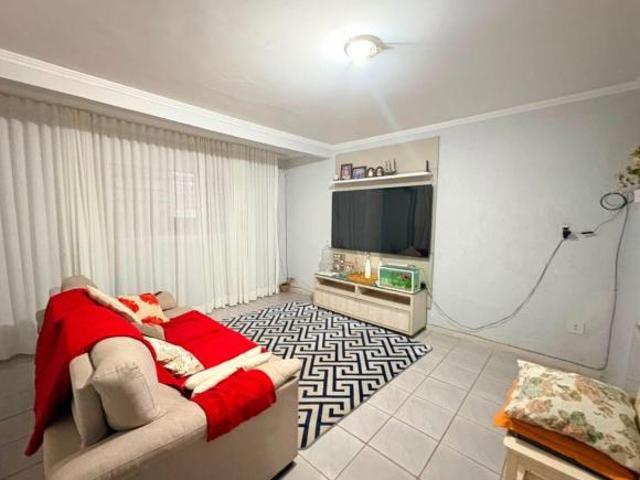 CASA NA SAMAMBAIA QUADRA 503 COM 04 QUATOS!