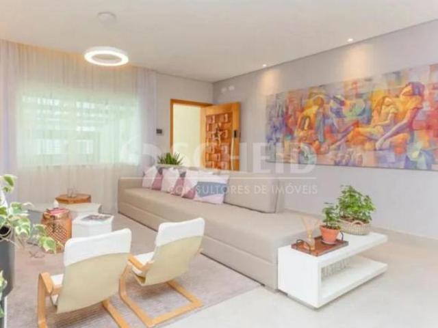 Casa na Saúde à Venda, 160m², 3 suítes, Sala 2 Ambientes, Ar Condicionardo, Churrasqueira e 2 Vagas