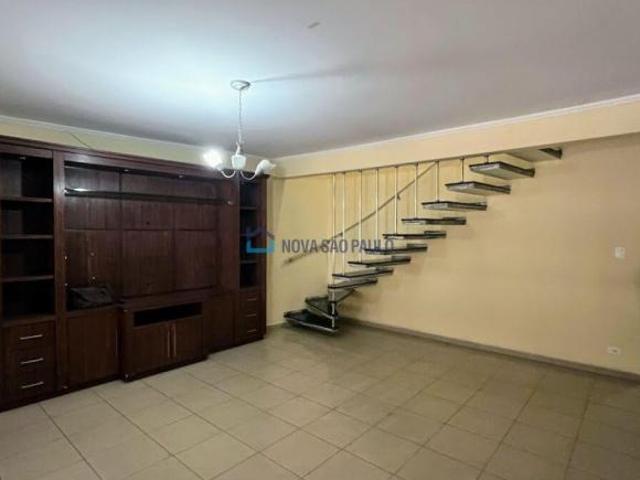 Casa na Saúde com 3 Quartos 1 Suíte 2 Vagas e Edícula
