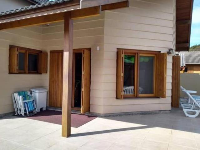 Casa na Serra Gaúcha, com 3 dorm piscina e área gourmet