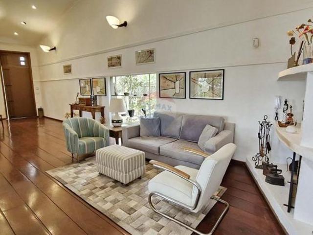 Casa na Serra 350m2,espaço gourmet, 4 vagas