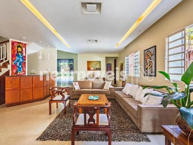 Casa na SHIN QL 12 – Imponente, Espaçosa e Sofisticada | 4 Suítes | 8 Vagas