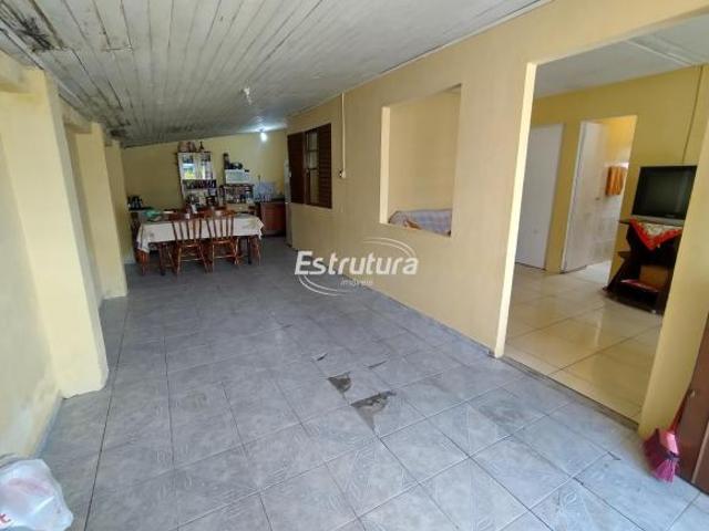 Casa na Tancredo Neves com excelente localização na Tancredo Neves
