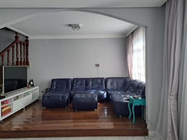Casa na Vila Almeida PORTEIRA FECHADA, 200m², 3 Dormitórios