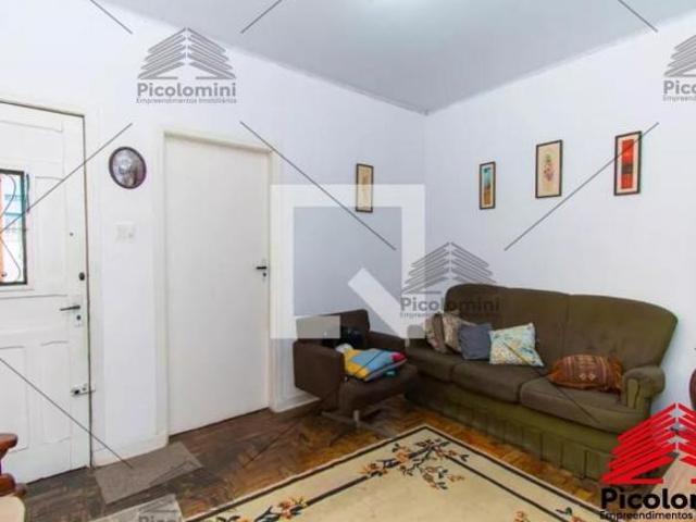 Casa na Vila Formosa, com 02 dormitórios, sala ampla, cozinha, área de serviço, 02 banheiros