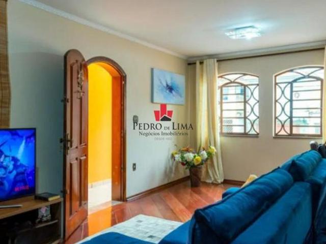Casa na Vila Formosa com 4 quartos 1 suíte, quintal com churrasqueira e 3 vagas de garagem