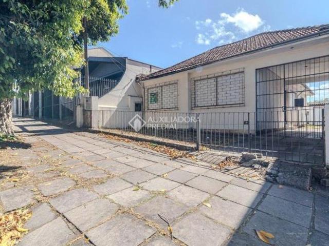 Casa na vila ipiranga 03 dormitórios com garagem