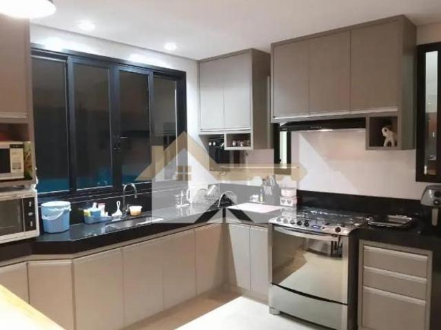 Casa na Vila São José, em Taubaté com 216m²