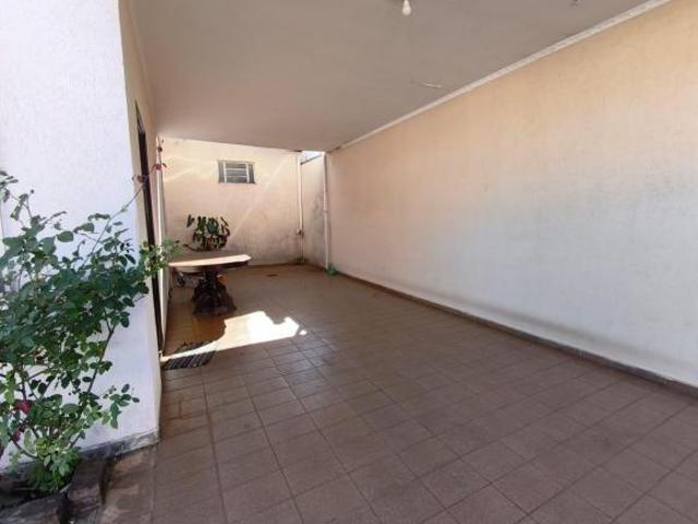 Casa na Vila Santos Dumont por 380 mil