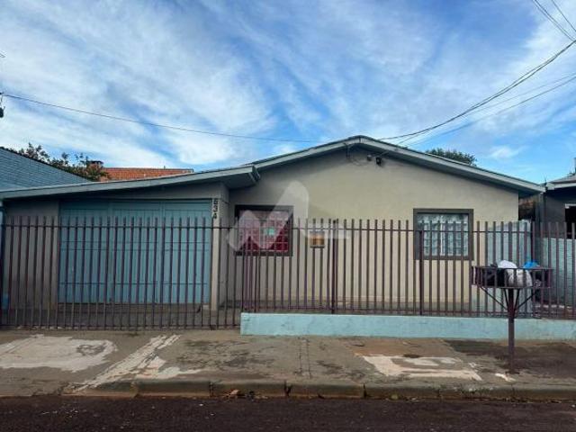 Casa na Vila Pioneiro com 02 quartos e sobre de terreno TOLEDO PR