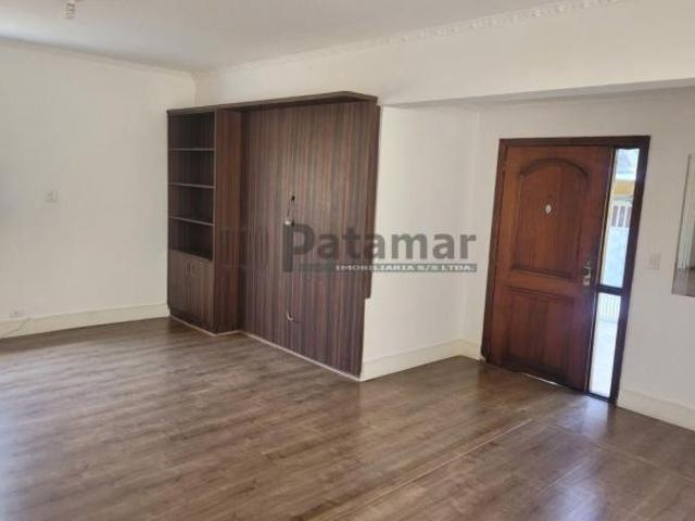 Casa na Vila Pirajussara com 3 Suítes e 4 Vagas em Rua Fechada
