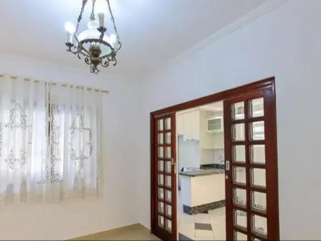 Casa na Vila Rosália c 3 dorms, sendo 3 suítes, 3 vagas, 5 Wcs R$879.900