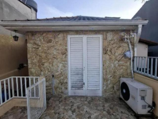 CASA NA VILA RE COM 4 QUARTOS UMA VAGA