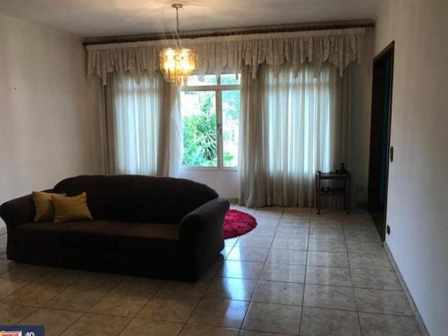 Casa na vl Rosália a venda do lado da Timóteo penteada