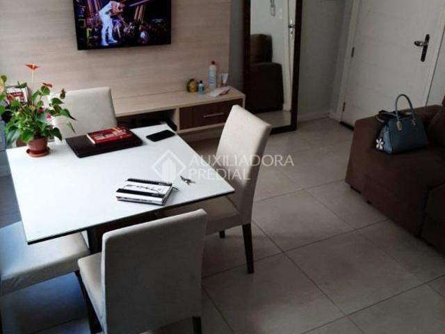 Casa na zona sul em condomínio fechado