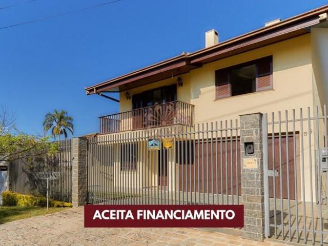 CASA NAS MERCÊS COM TERRENO AMPLO DE 552M², PRÓX