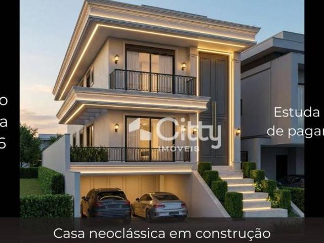 Casa Neoclássica de Alto Padrão em Santa Felicidade | 3 Suítes | Paysage Maranello I R$ 1.950.000