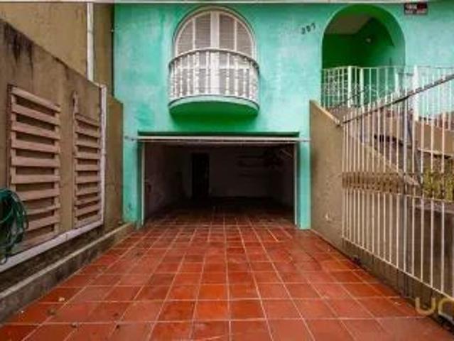 Casa no Mercês de 208.4 m² com 10 quartos