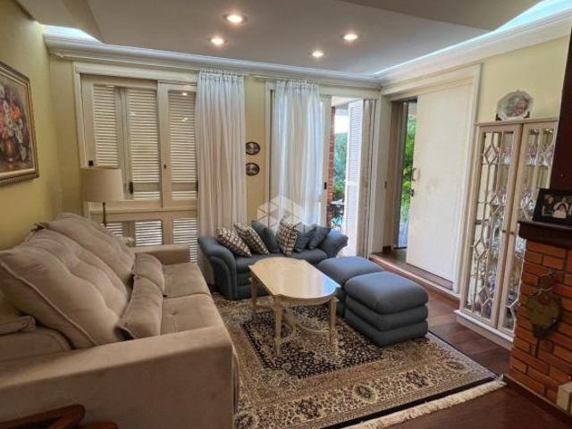CASA NO MORRO CAETANO TERESOPOLIS