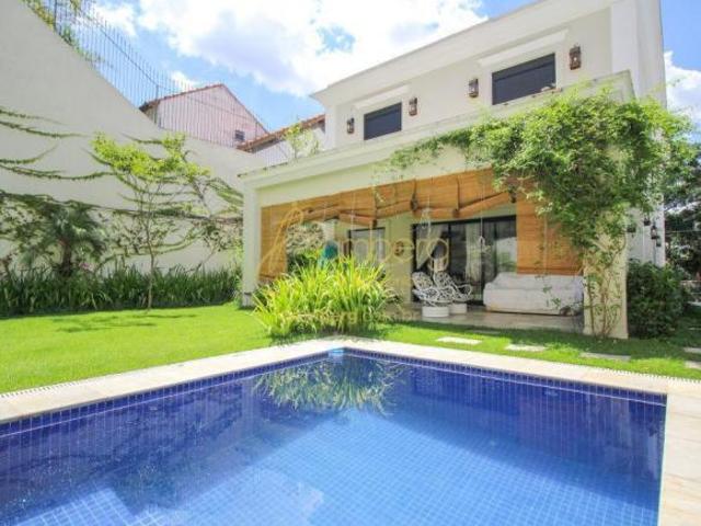 CASA NO MORUMBI COM 3 QUARTOS, 3 SUÍTES, 400MTRS E ELEVADOR