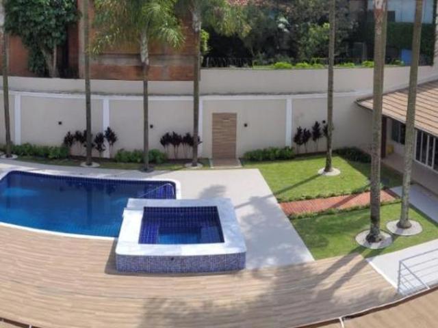 Casa no Morumbi com 828m², 5 quartos, 5 suítes, 4 vagas