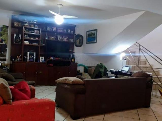 Casa no Novo Paulista com 4 quartos, 2 suítes e 4 vagas