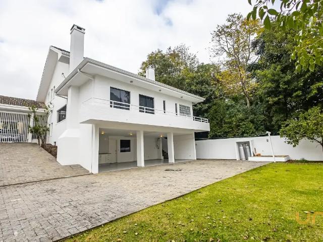 Casa no Abranches de 220 m² com 3 quartos