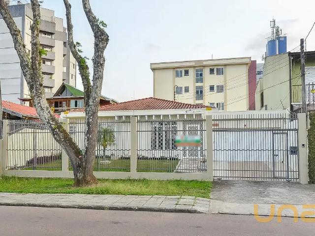 Casa no Água Verde de 190.7 m² com 3 quartos