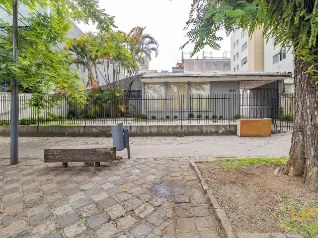 Casa no Água Verde de 654 m²