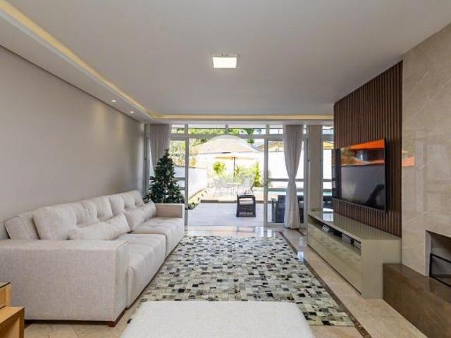 CASA NO AHÚ, 4 QUARTOS, PISCINA E TERRENO DE 722M², COM MUITO ESPAÇO PARA APROVEITAR