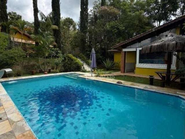 Casa no Alpes D´Ouro, com 4 dormitórios, sendo 2 suítes à venda, 226 m² por R$ 1.760.000 Alpes D O