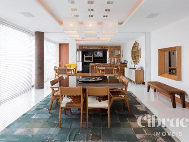 Casa no Alphaville Graciosa com 4 quartos sendo 3 suítes, com 989,36 m² Pinhais