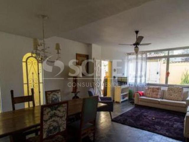 CASA NO ALTO DA BOA VISTA