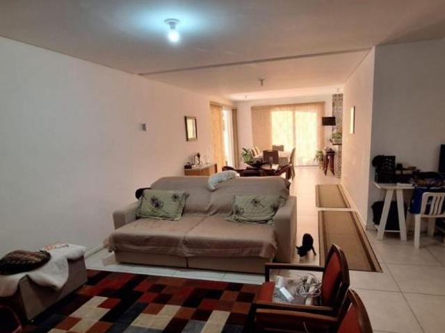 Casa no Alto da Lapa com Piscina, Suíte e 4 Vagas – Conforto e Exclusividade
