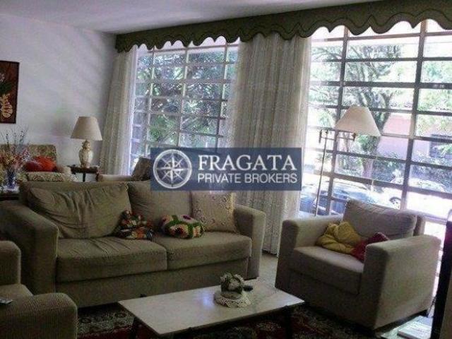 Casa no Alto de Pinheiros com 4 quartos