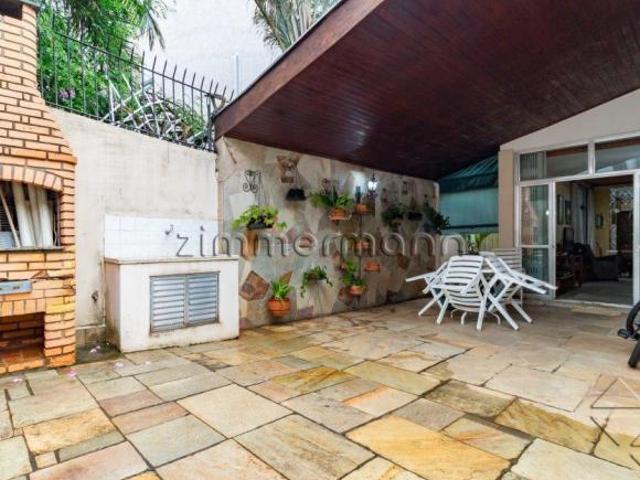 CASA NO ALTO DE PINHEIROS 3 DORMITÓRIOS