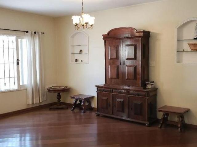 Casa no Alto de Pinheiros 4 Dormitórios sendo 1 Suíte 450m² de terreno