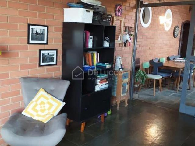 Casa no Alto Taquaral com 3 dormitórios, suíte, 4 vagas e localização excelente