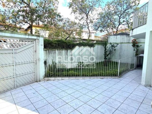 Casa no Butantã com 4 quartos com 2 suítes mais Dependência de empregada
